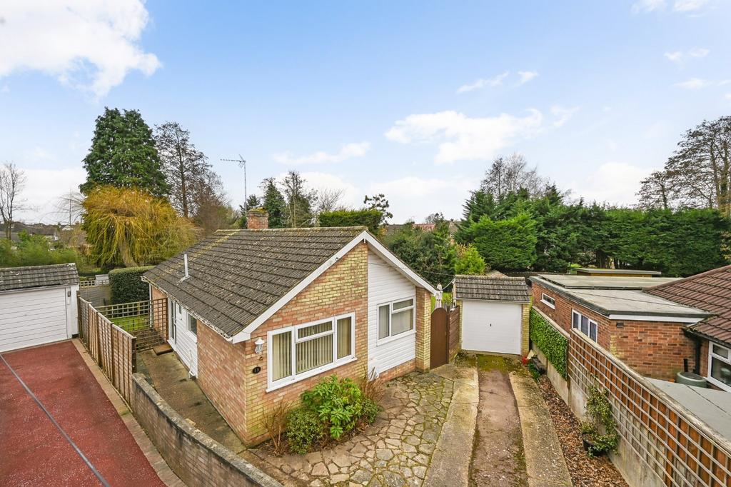 Tabret Close, Kennington, Ashford, Kent, TN24 2 bed bungalow for sale - £375,000
