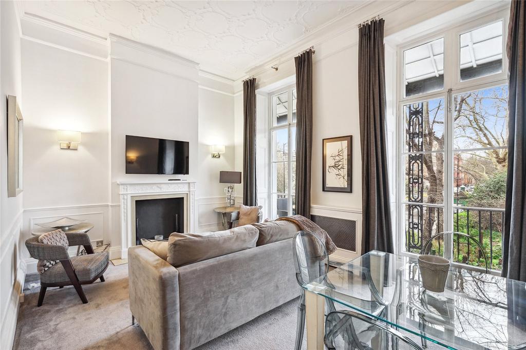 Cadogan Place, London 1 bed flat - £3,878 pcm (£895 pw)