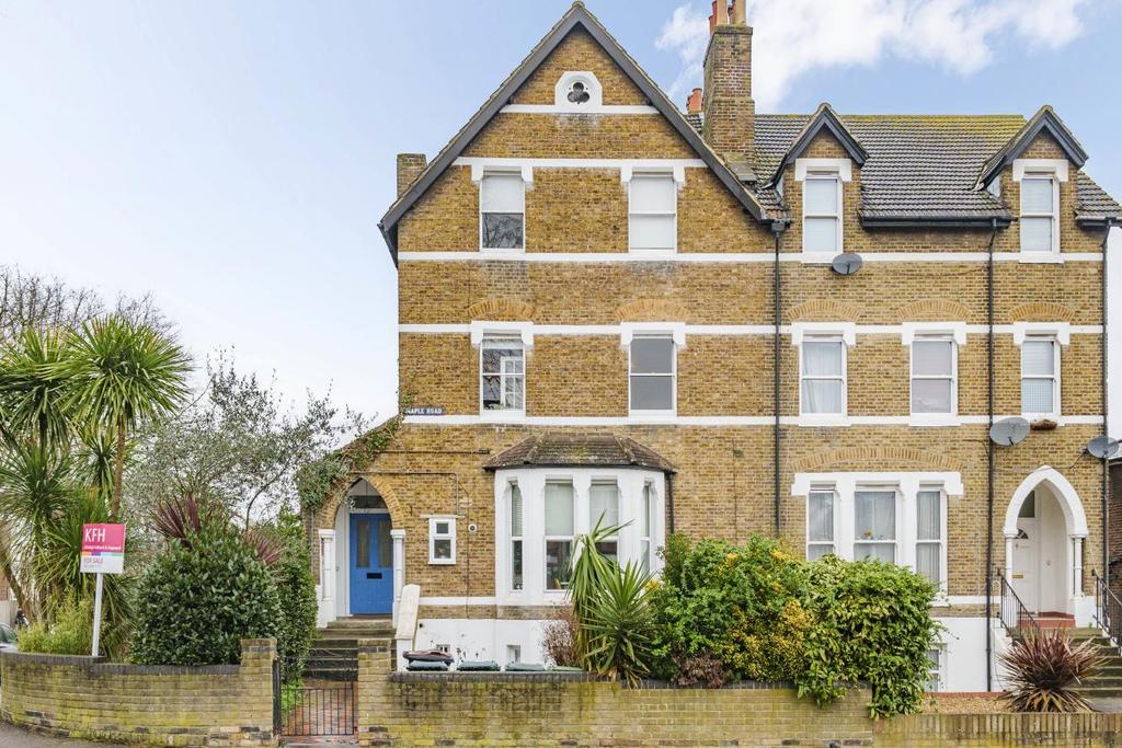 Maple Road, Penge 2 bed flat - £385,000