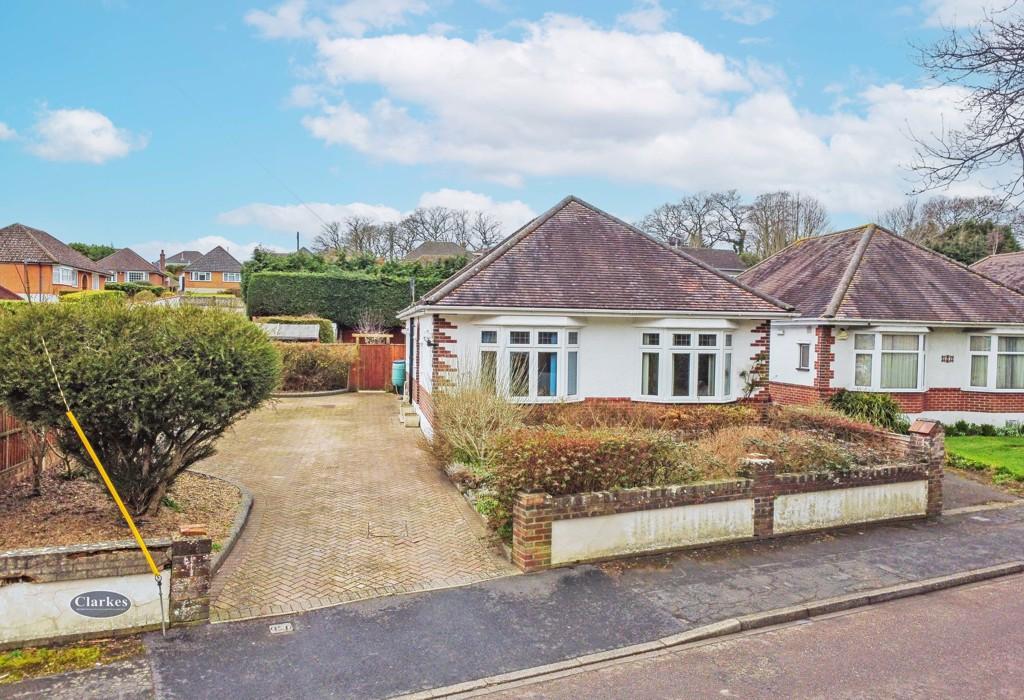 Howeth Road, Bournemouth, Dorset 3 bed detached bungalow - £400,000