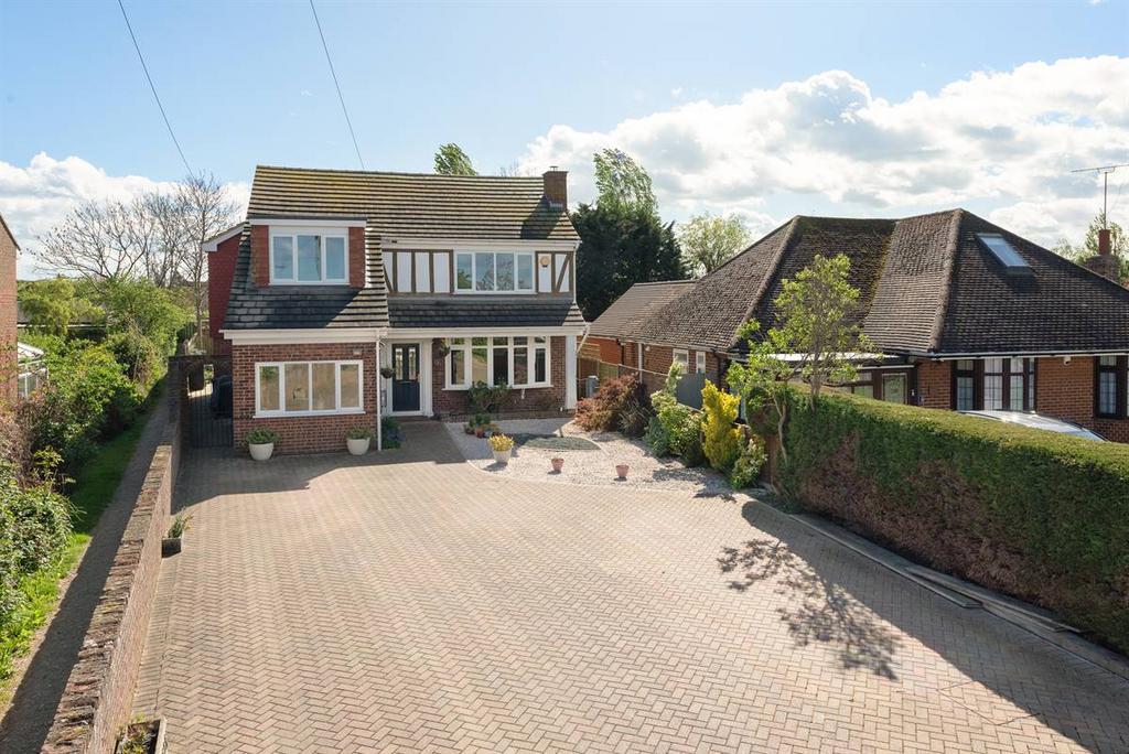 Plantation Road, Chestfield, Whitstable 4 bed detached house - £815,000