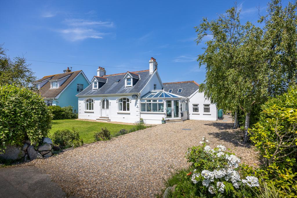 Rue Des Crabbes, St. Saviour, Guernsey 4 bed property - £999,500