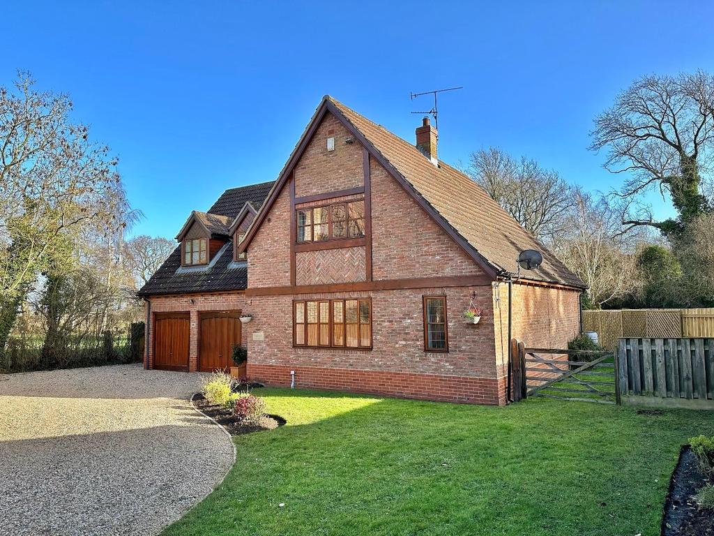 Maltings Court, Alne, York 5 bed detached house - £495,000