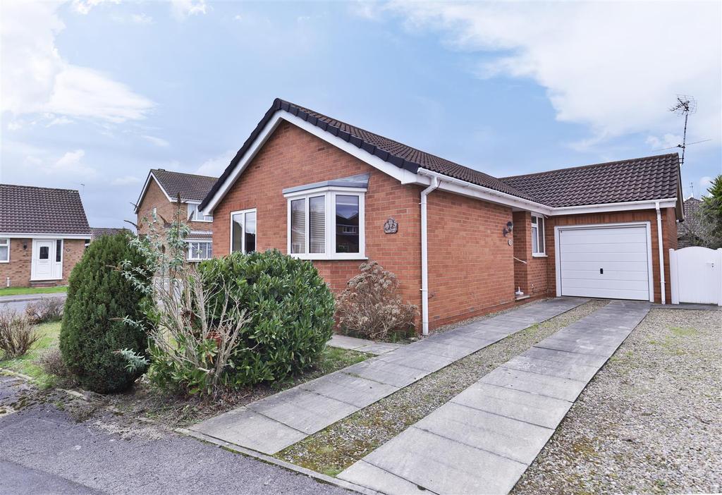 Ryburn Close, York 3 bed detached bungalow - £275,000