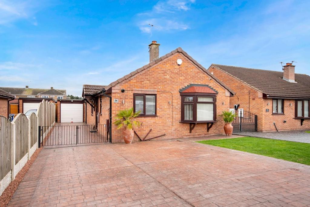 Summerfields Drive, Blaxton, Doncaster, DN9 3BG 3 bed detached bungalow ...