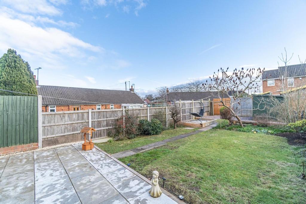 Blaze Hill Road, Kingswinford 3 bed terraced house - £239,950