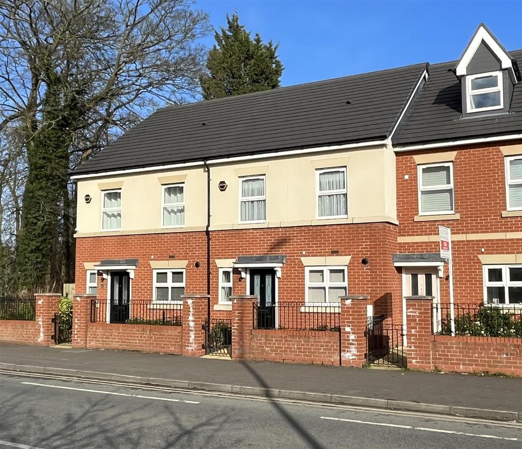 Wilmslow Road, Handforth, Wilmslow 2 bed mews - £300,000