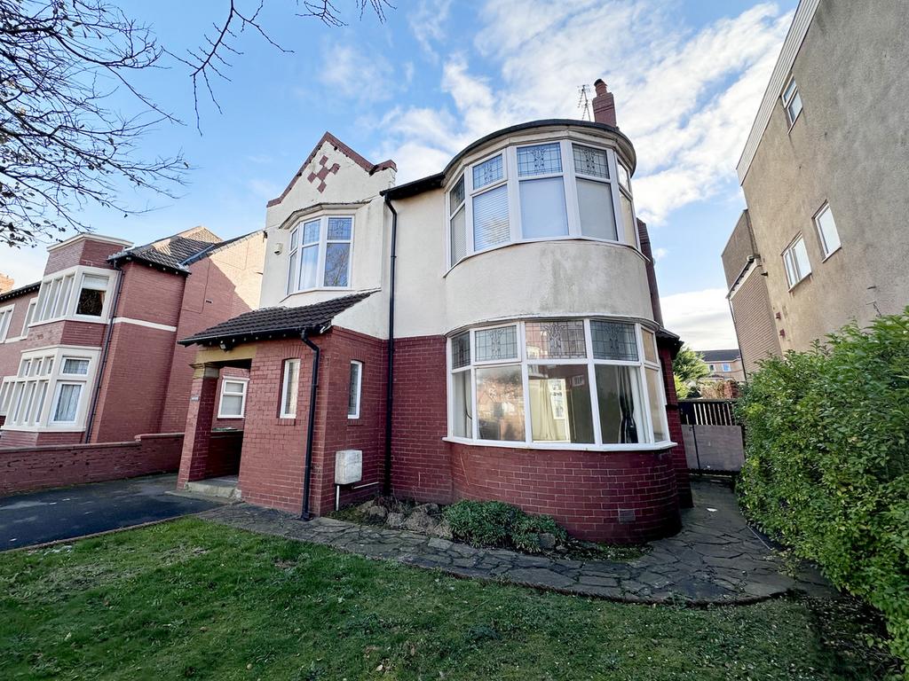 Hornby Road, Lytham St. Annes, FY8 4 bed detached house - £445,000