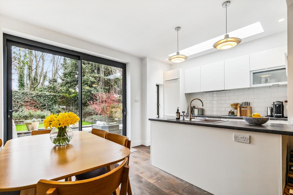 Killyon Road, London, SW8 2 bed flat - £850,000