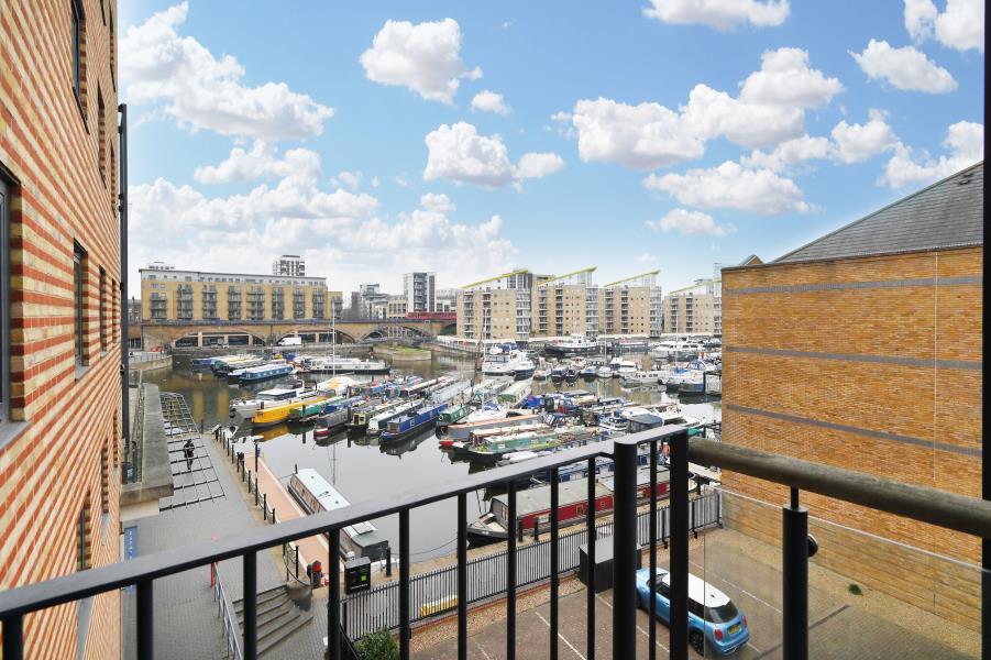 Medland House Limehouse E14 3 bed apartment - £715,000