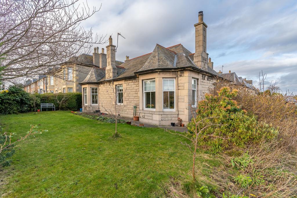 1 Sydney Terrace, Craigentinny... 3 bed detached bungalow - £415,000