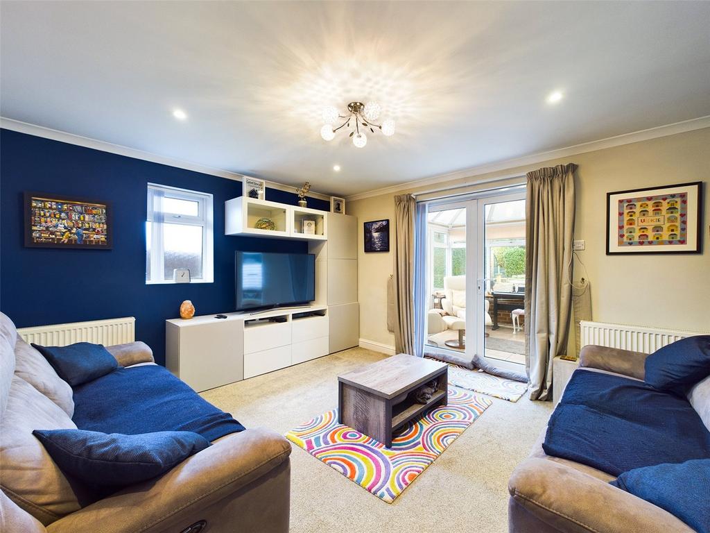 Springbank Road Cheltenham Gloucestershire Gl51 3 Bed Bungalow For