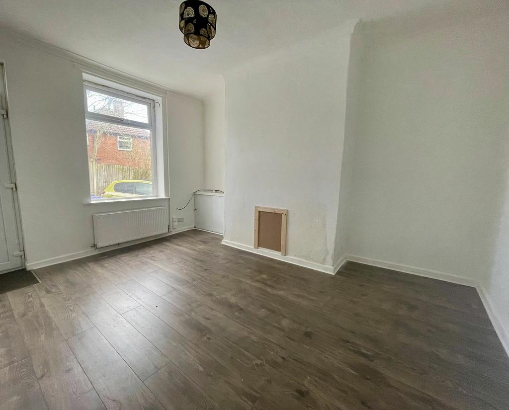 Carlisle Street Syke Rochdale 2 Bed Terraced House £795 Pcm £