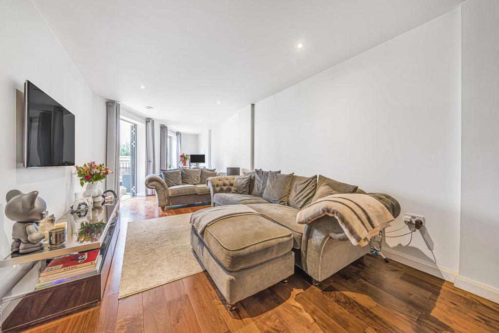 Vanston Place, Fulham 1 bed flat - £267,063