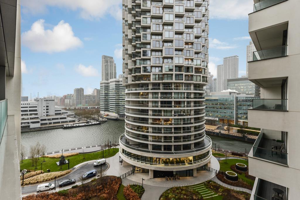 10 Park Drive, Canary Wharf, E14 1 bed apartment - £2,799 pcm (£646 pw)
