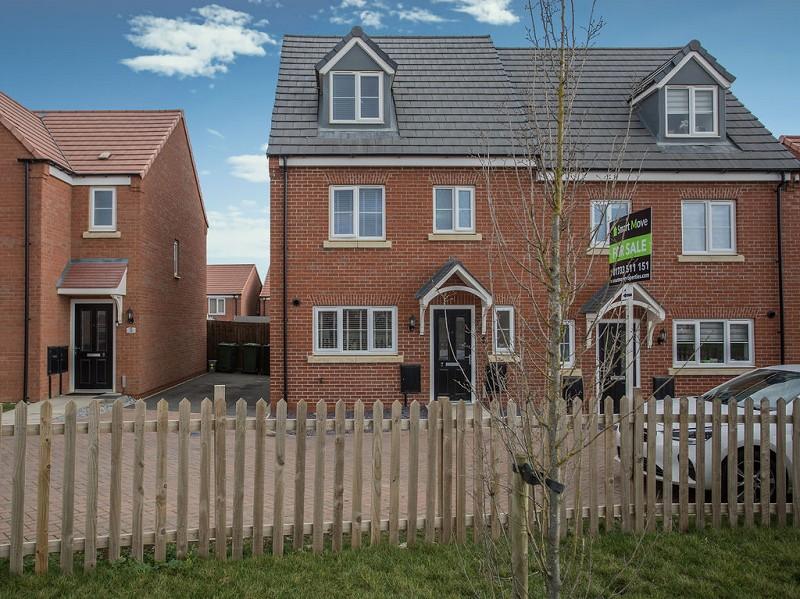Perseus Place, Stanground South, Peterborough. PE2 8WN 4 bed semi ...