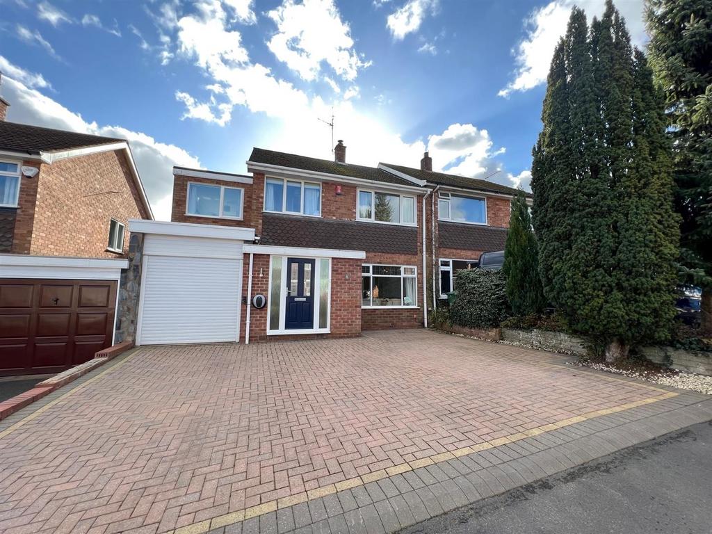 Wildacres, Stourbridge, DY8 3PH 4 bed semi-detached house - £410,000