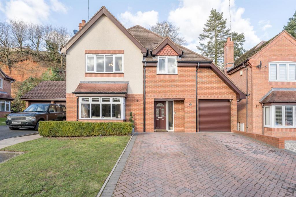 Hillside, Wombourne, WV5 8AL 4 bed detached house - £550,000