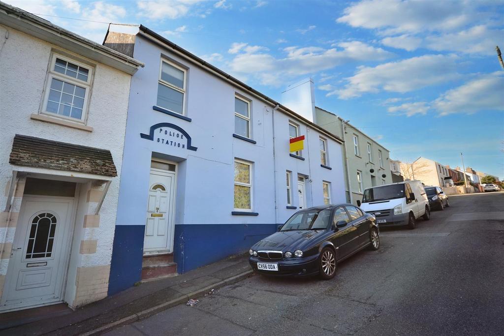 Lower Hill Street, Hakin, Milford Haven 2 bed apartment for sale - £80,000