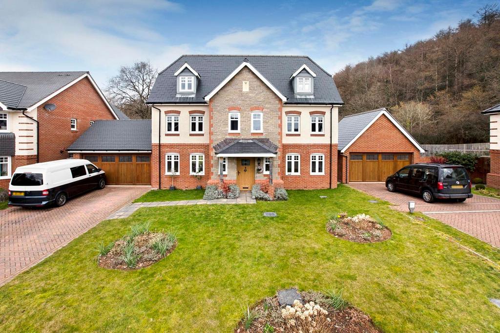 Daymond Drive, Bovey Tracey, TQ13 6 bed detached house - £795,000