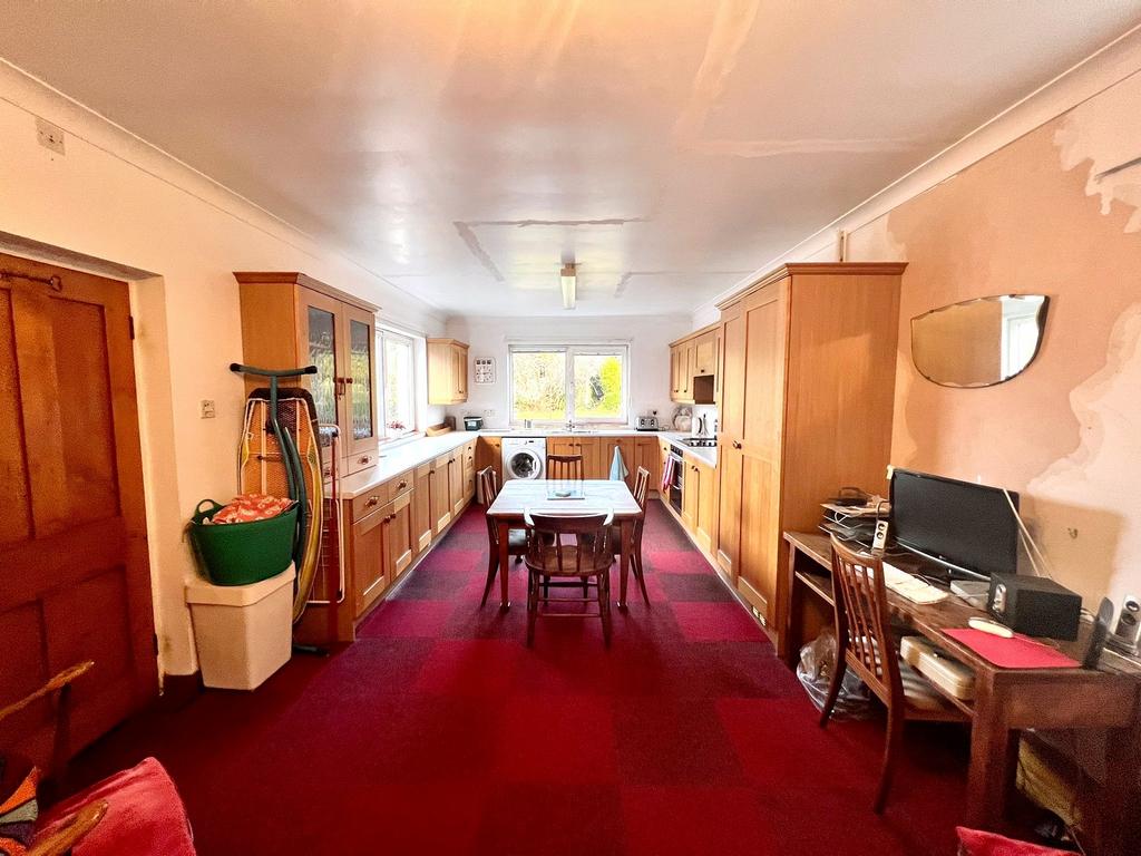 Main Road, Bryncoch, Neath, Neath Port Talbot. SA10 7TL 2 bed detached ...
