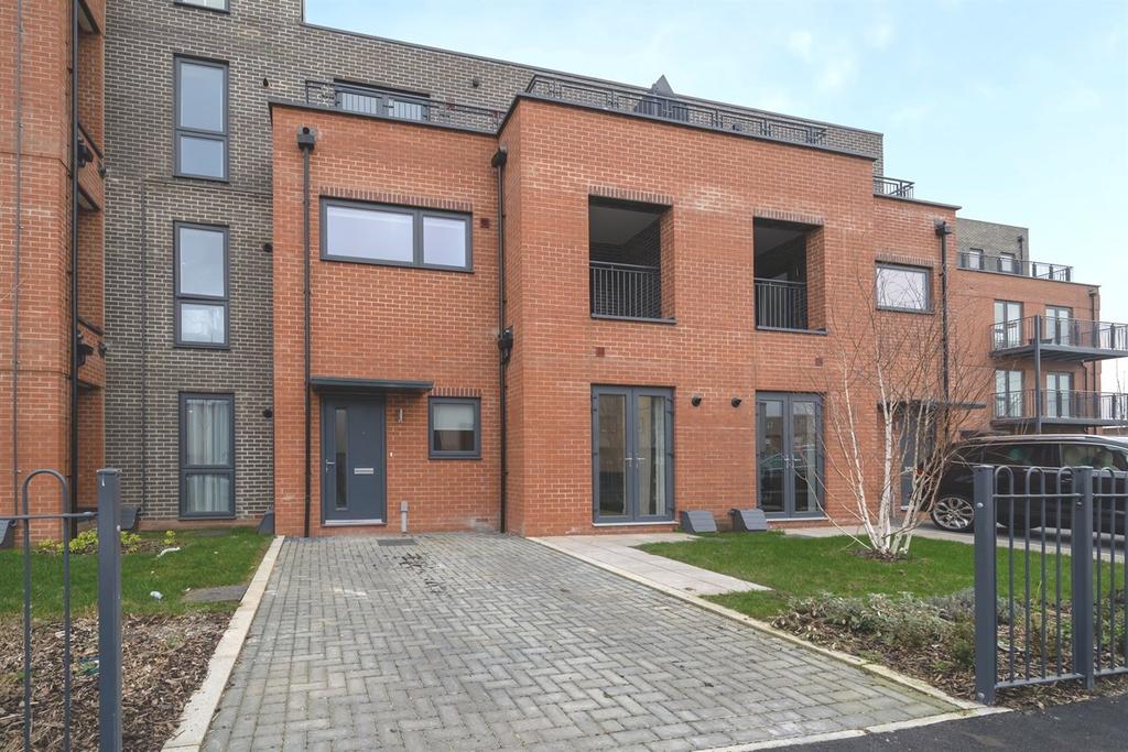 Meadow Road, Reading, RG1 4 bed townhouse - £2,250 pcm (£519 pw)