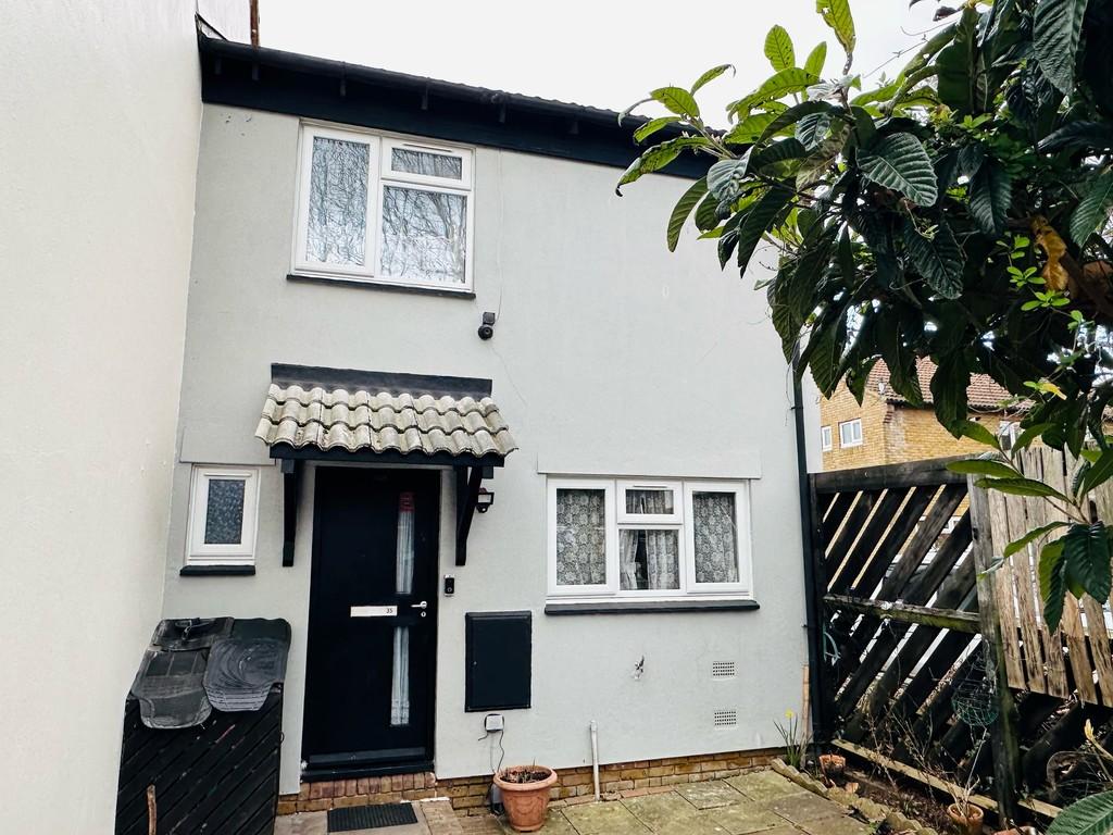 Stone Crescent, Feltham 3 bed end of terrace house - £495,000