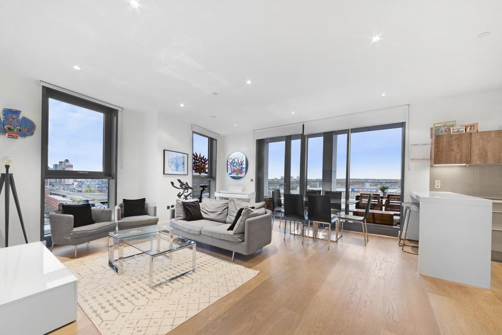 Foundry House, SW8 3 bed penthouse - £4,500 pcm (£1,038 pw)