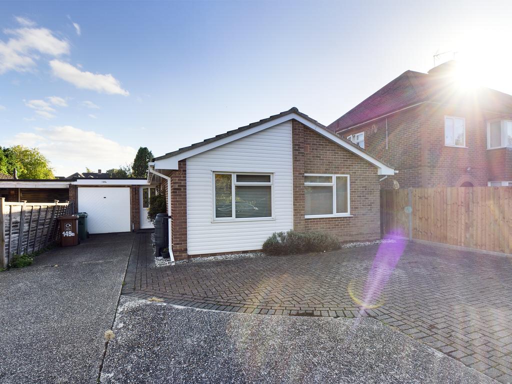 Worting Road, Basingstoke, RG22 3 bed bungalow - £425,000