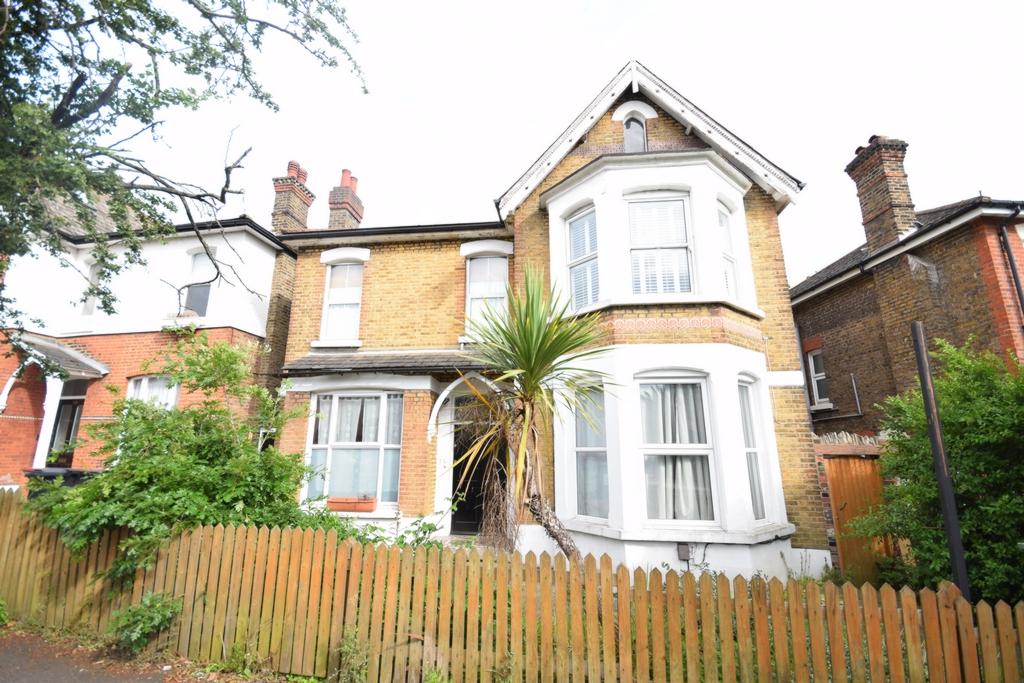 Mayow Road, Sydenham, SE26 2 bed flat - £1,800 pcm (£415 pw)