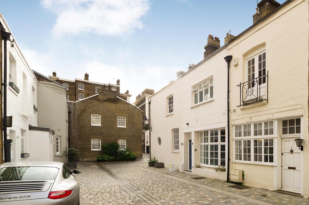 Eaton Terrace Mews, London, SW1W 2 bed terraced house - £1,100,000