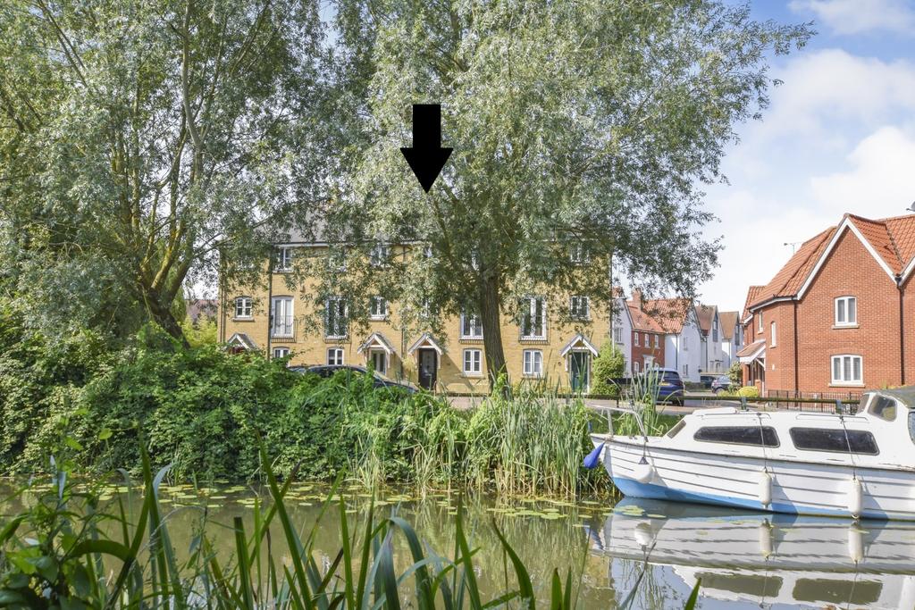 Hall Bridge Rise, Heybridge 3 bed townhouse - £435,000