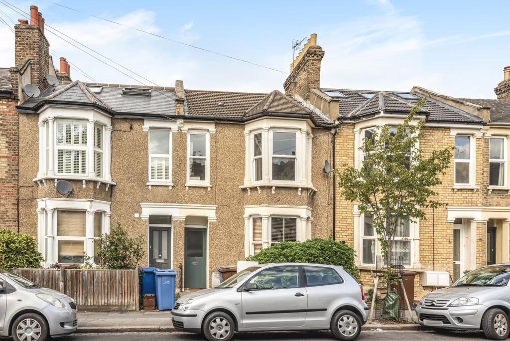 Whateley Road London SE22 2 bed apartment - £2,100 pcm (£485 pw)