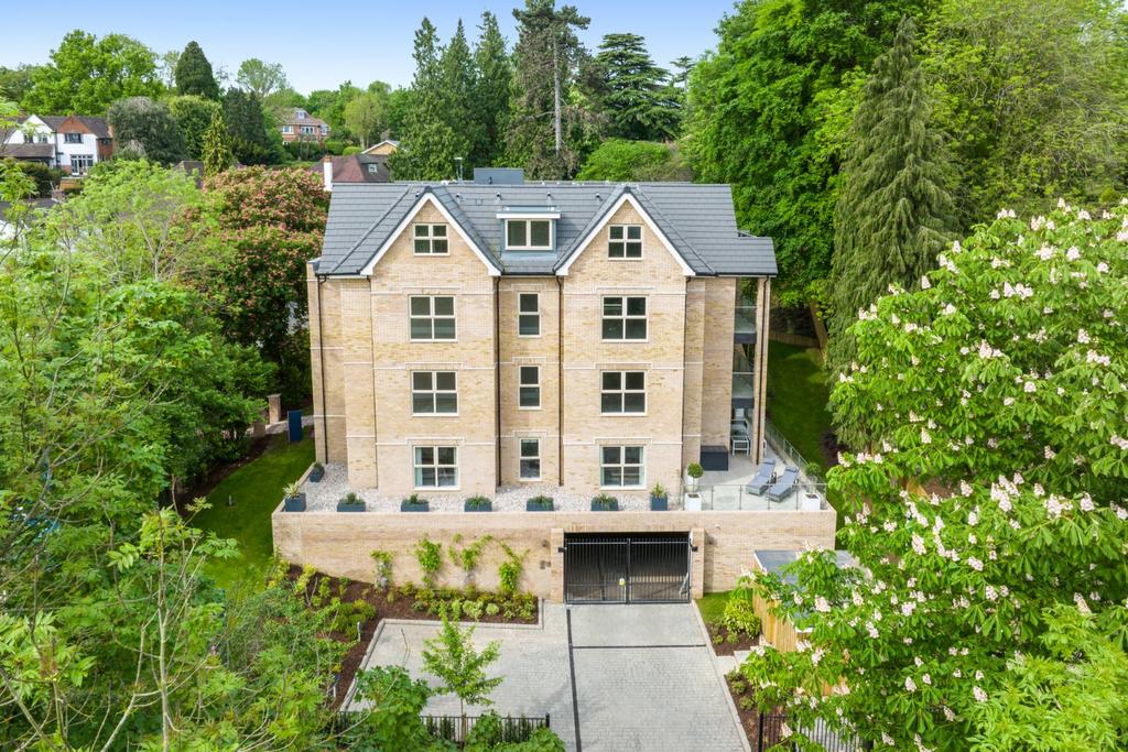 Misbourne House, Oak End Way... 3 bed flat - £899,950