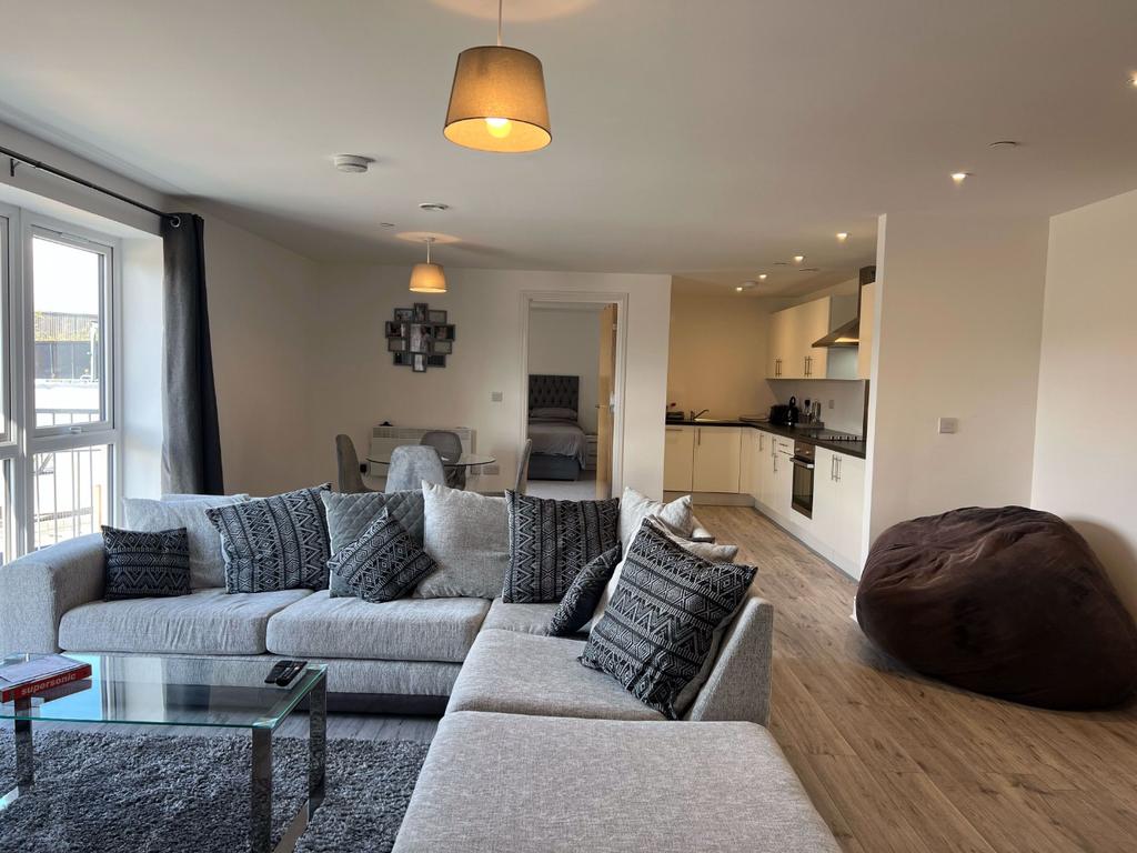 Heather Apartments, 1 Gorse Road, Luton, Bedfordshire, LU1 4GA 2 bed ...