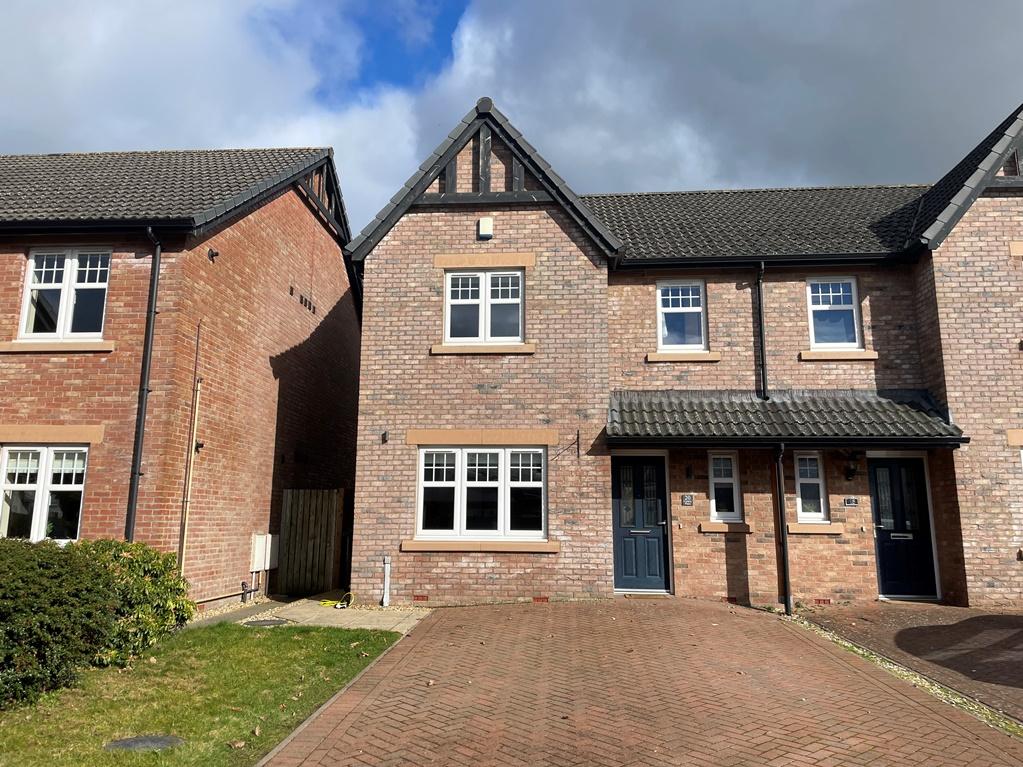 20 Carlyle Place, Dumfries, DG1 3FN 3 bed semi-detached house - £195,000