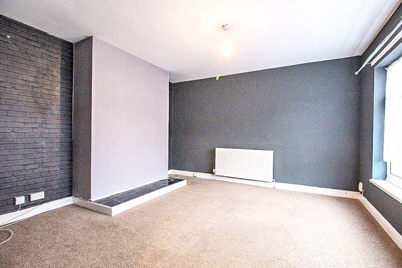 Uplands Road, DUDLEY, DY2 8BA 3 bed semi-detached house - £180,000
