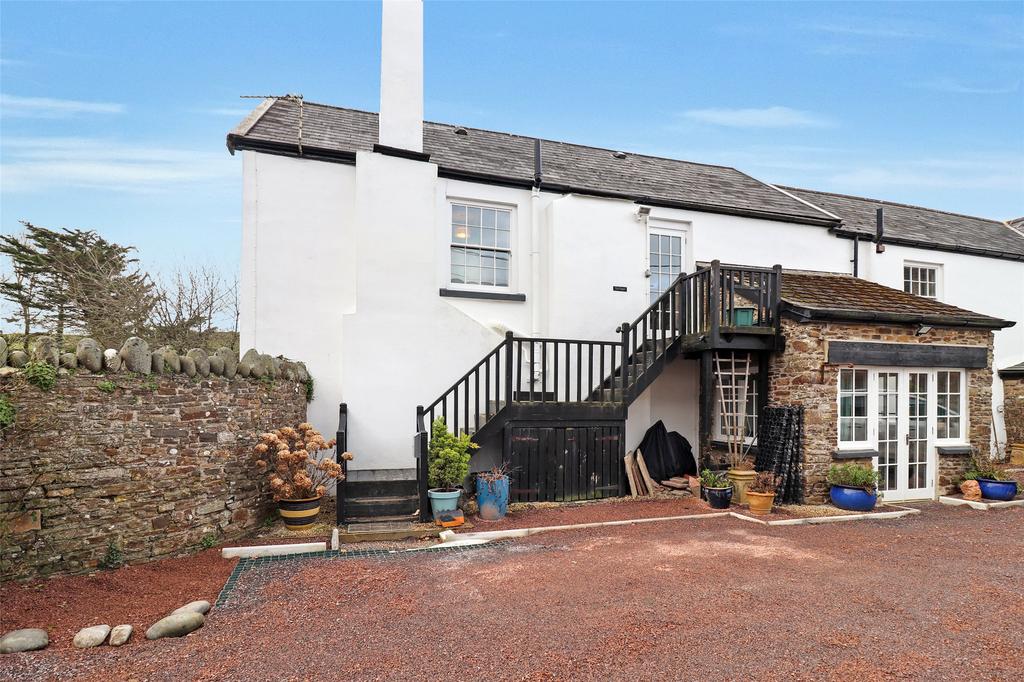 The Coach House, Abbotsham Court... 1 bed apartment - £720 pcm (£166 pw)