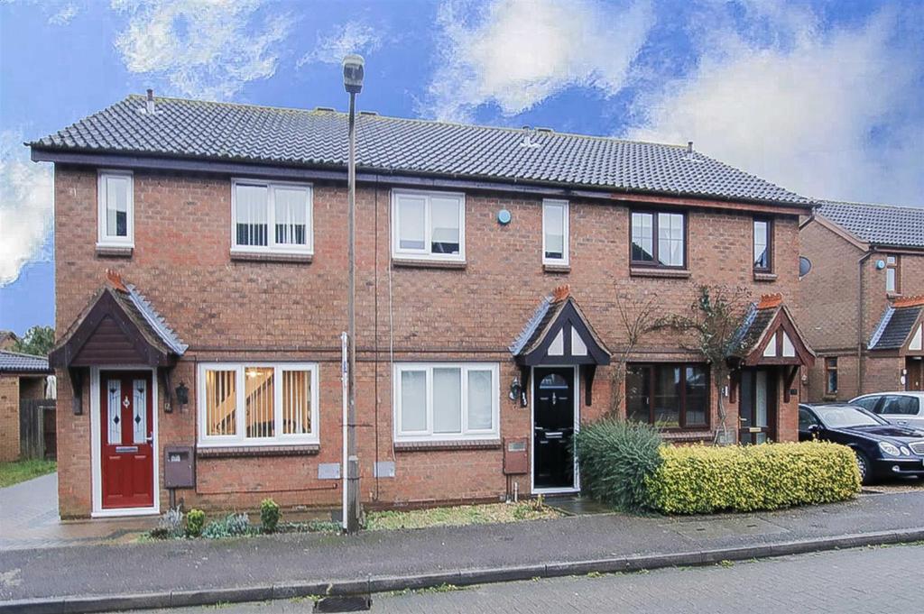 Fontwell Drive, Racecourses 2 bed terraced house - £1,050 pcm (£242 pw)