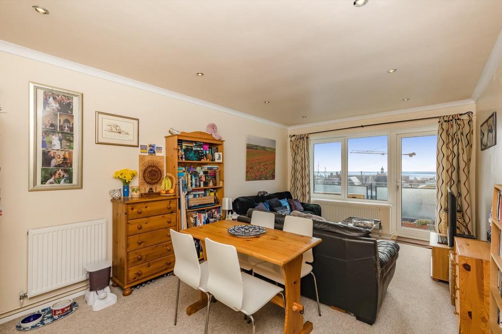 College Terrace, Brighton 2 bed apartment - £325,000