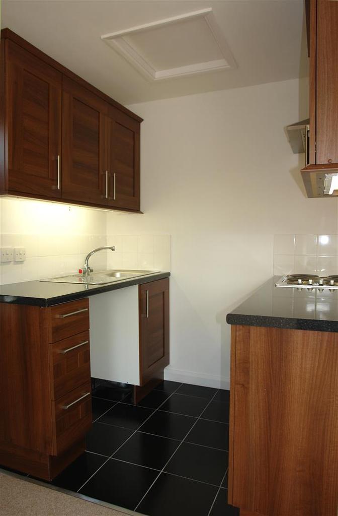 Langstone Court, Aylesbury 1 bed flat - £700 pcm (£162 pw)