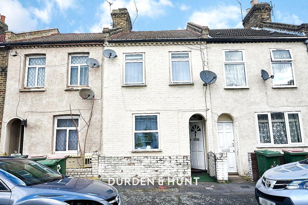 Croydon Road, London, E13 2 bed terraced house - £400,000