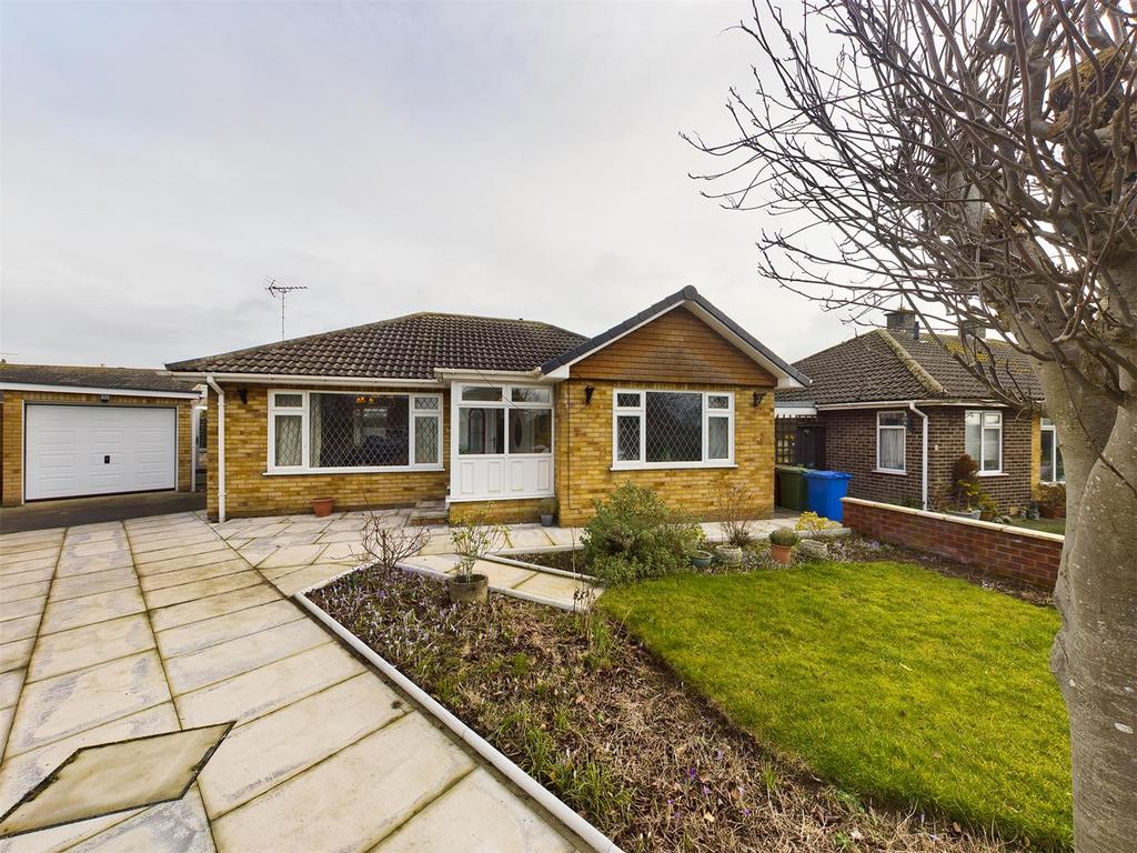 Laburnum Court, Bridlington 2 bed detached bungalow for sale - £259,950