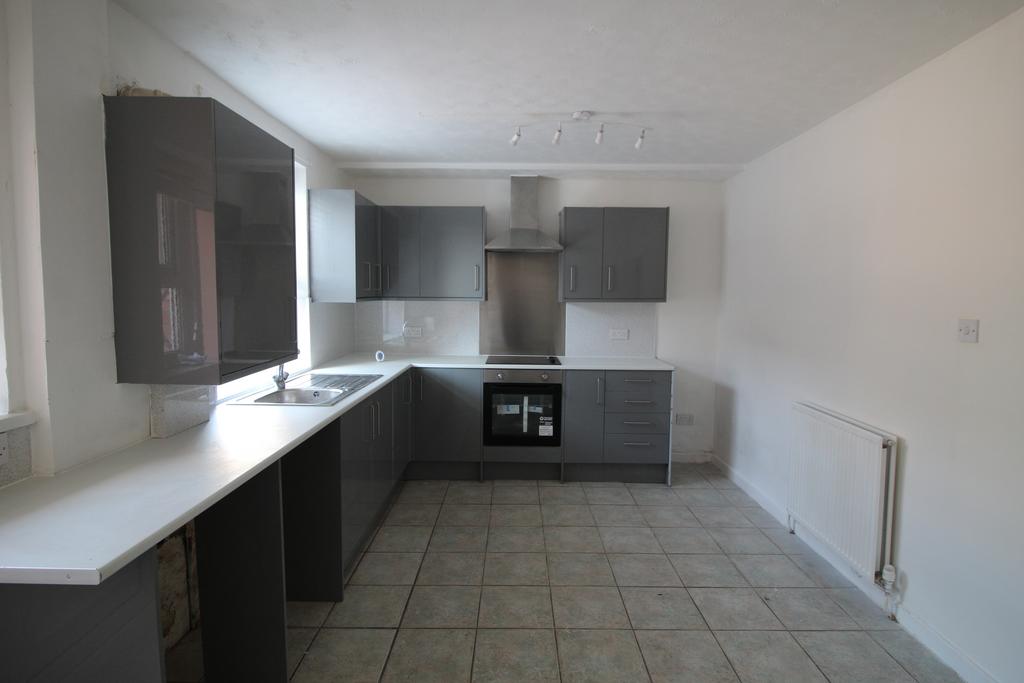 Langworthy Road, Salford M6 3 bed terraced house - £995 pcm (£230 pw)