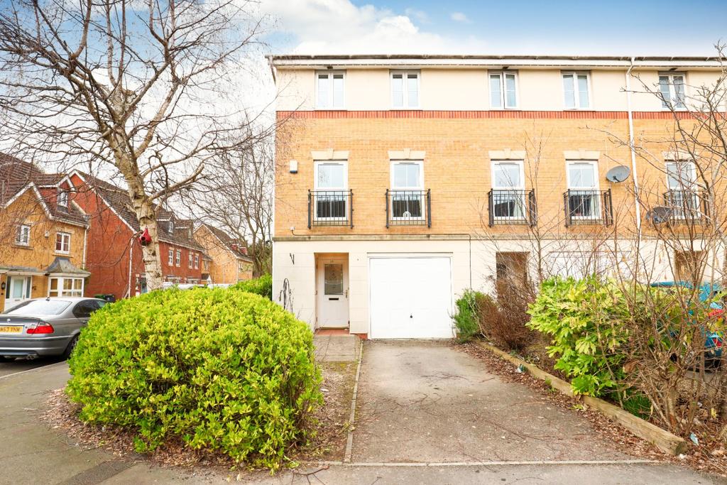 Armoury Drive, Cardiff, South Glamorgan 3 bed townhouse - £275,000
