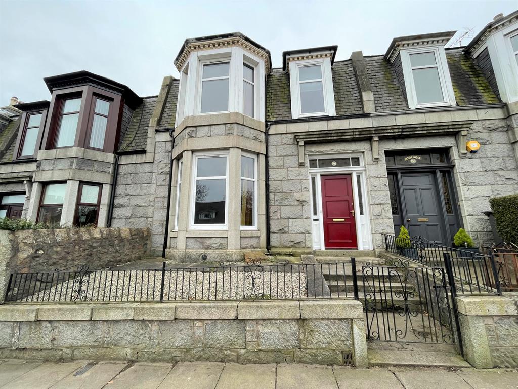 Clifton Road, Hilton, Aberdeen, AB24 4 bed terraced house to rent - £ ...