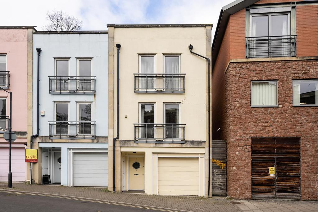 Lower Clifton Hill, Clifton, BS8 4 bed semi-detached house - £3,100 pcm ...