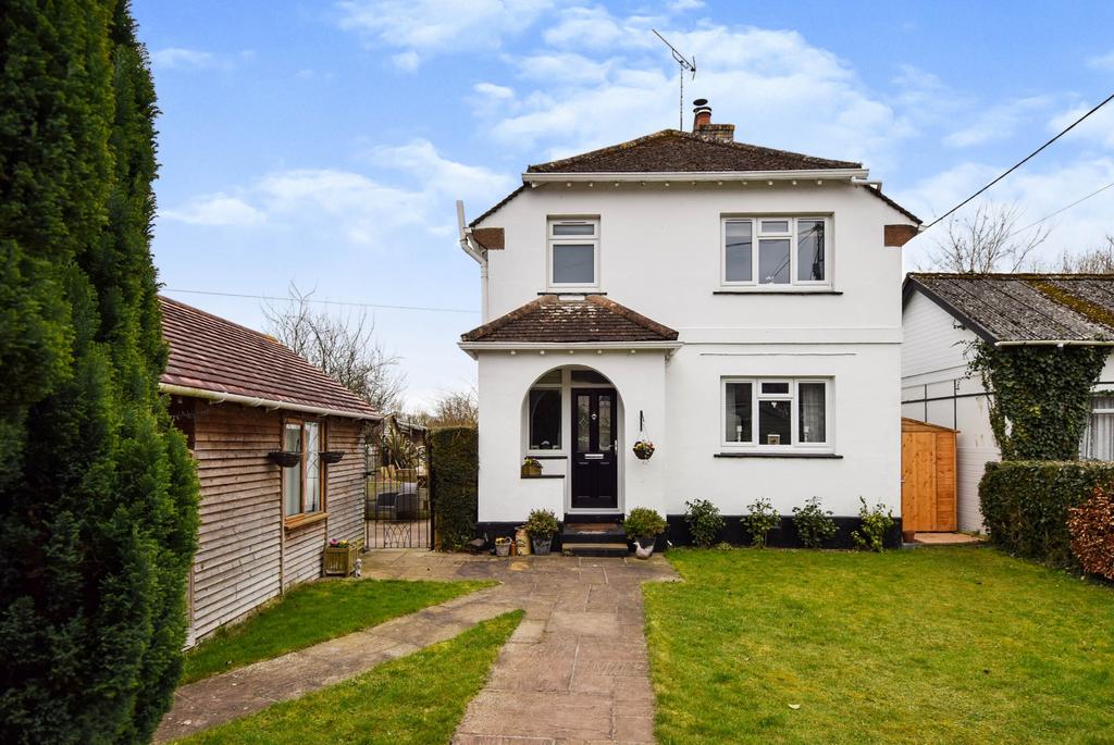 Flower Lane, Amesbury, SP4 7HE 3 bed detached house - £445,000