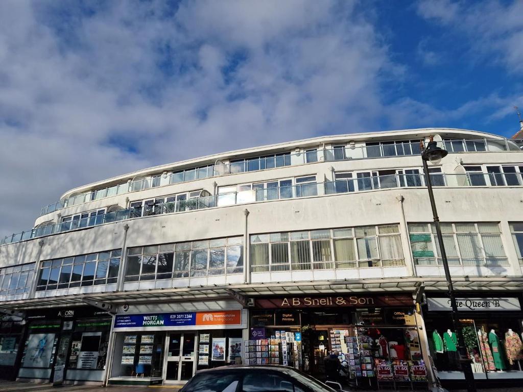 Stanwell Road, Penarth 1 bed apartment - £995 pcm (£230 pw)