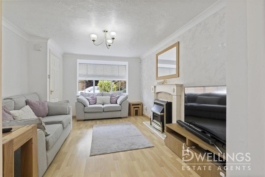 Maple Way, Branston, Burton-On-Trent 3 bed detached house - £280,000